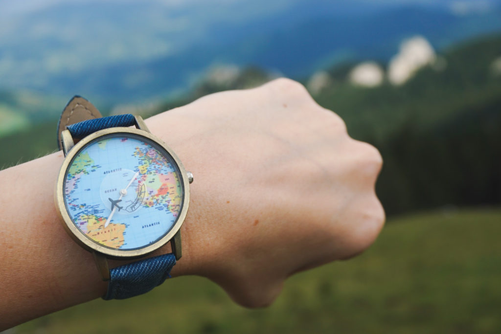 TOP 5 des montres en bois avec carte du monde intégrée: accessoire ...